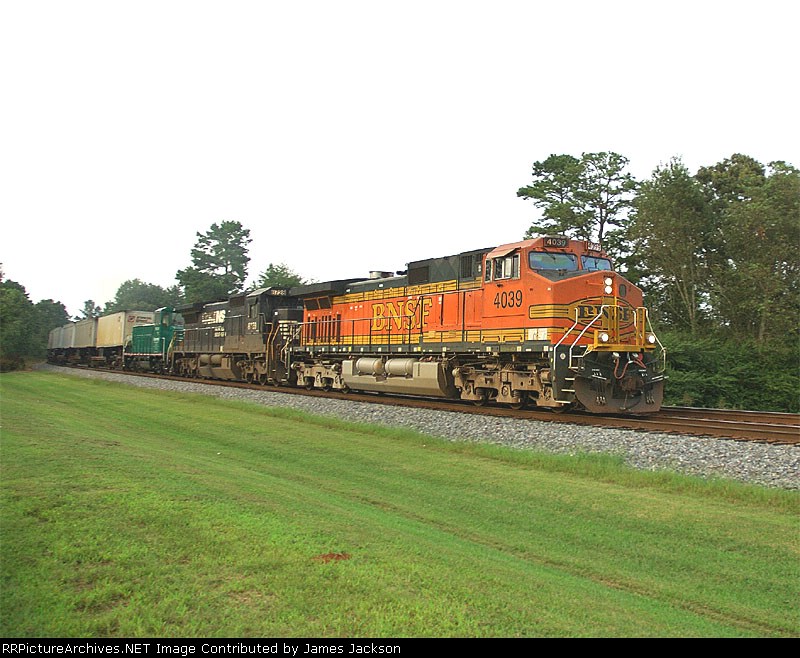 NS 213 BNSF 4039
